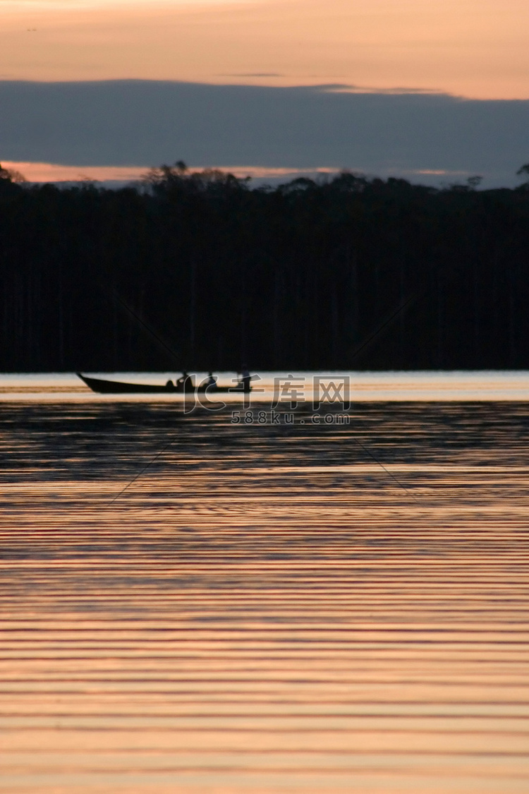桑多瓦尔湖高清摄影大图-千库网
