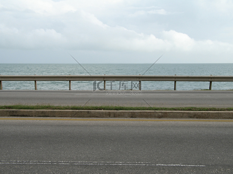 海边的高速公路高清摄影大图-千库网