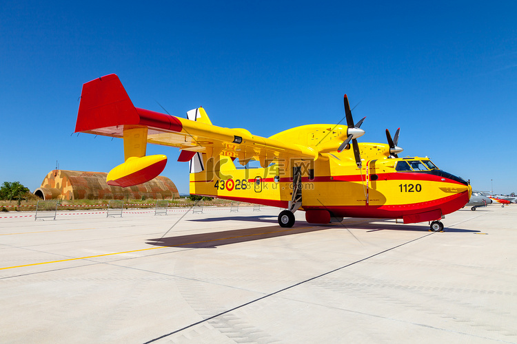 水上飞机 加拿大航空 CL-215高清摄影大图-千库网