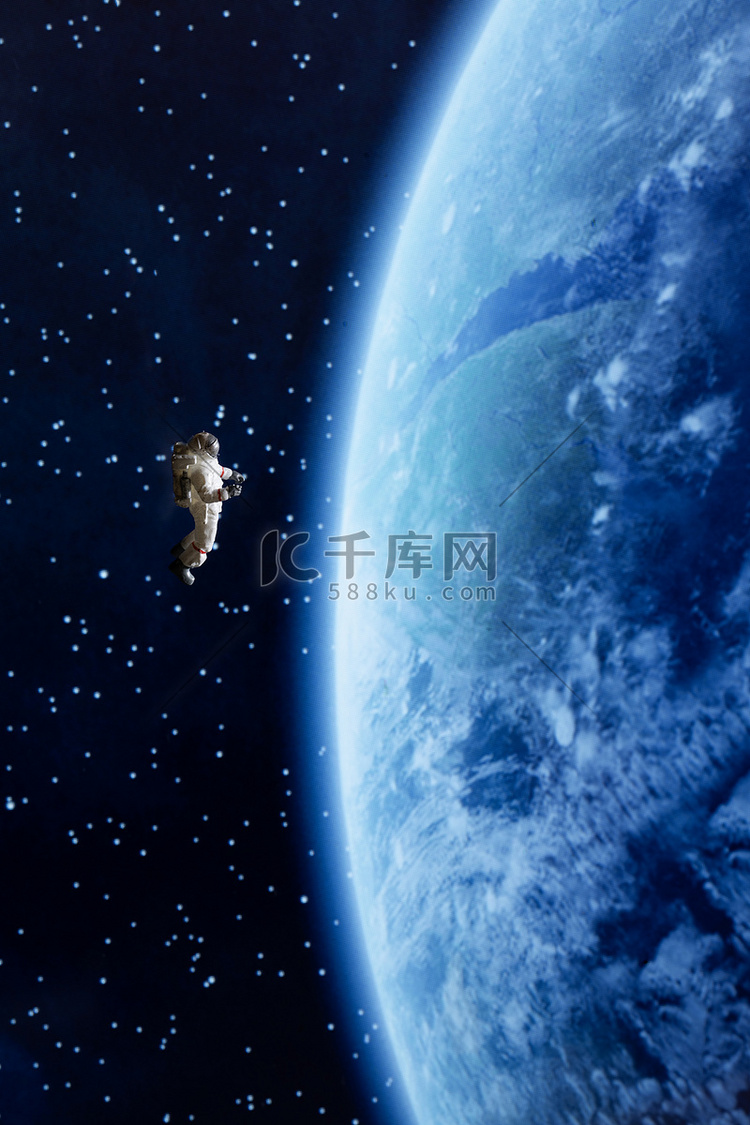 宇航员遨游外太空高清摄影大图-千库网