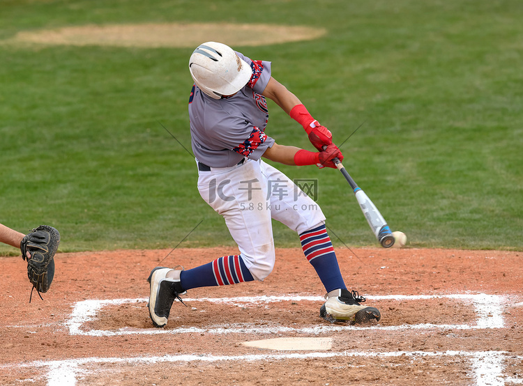 Baseball Player in action during a baseball game高清摄影大图-千库网