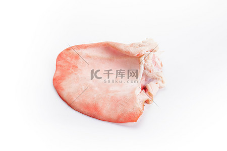 Raw pig ear isolated on a white background.高清摄影大图-千库网