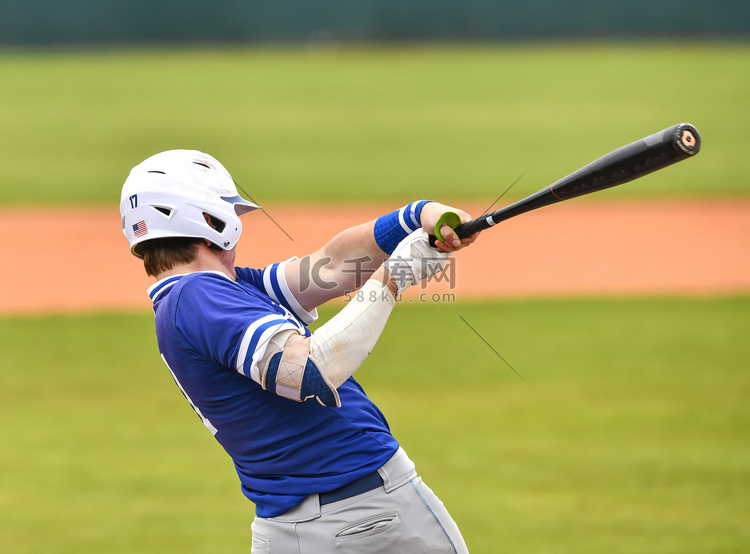 Baseball Player in action during a baseball game高清摄影大图-千库网