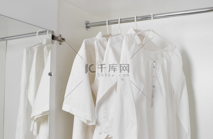 white clean ironed clothes高清摄影大图-千库网