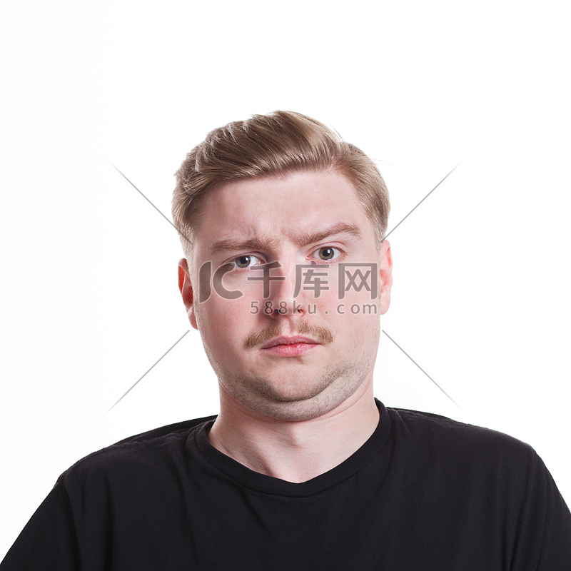 感到震惊，感到惊讶的人对镜头做鬼脸高清摄影大图-千库网