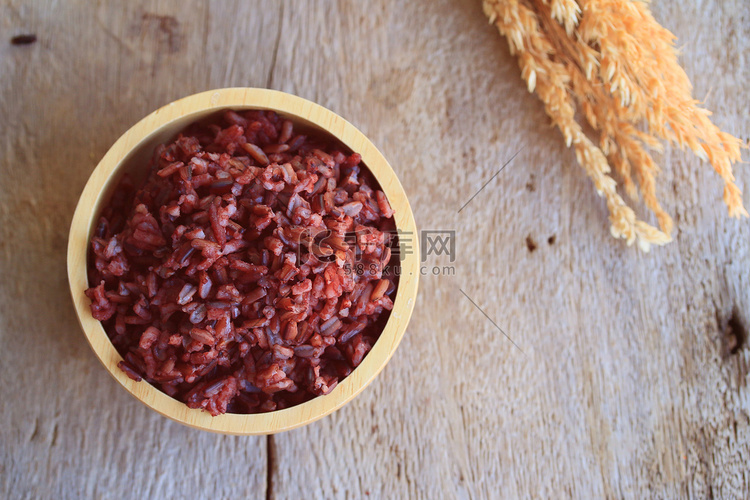 红米饭的碗高清摄影大图-千库网