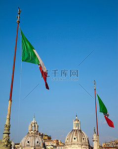 意大利国旗和华丽的圆顶高清摄影大图-千库网