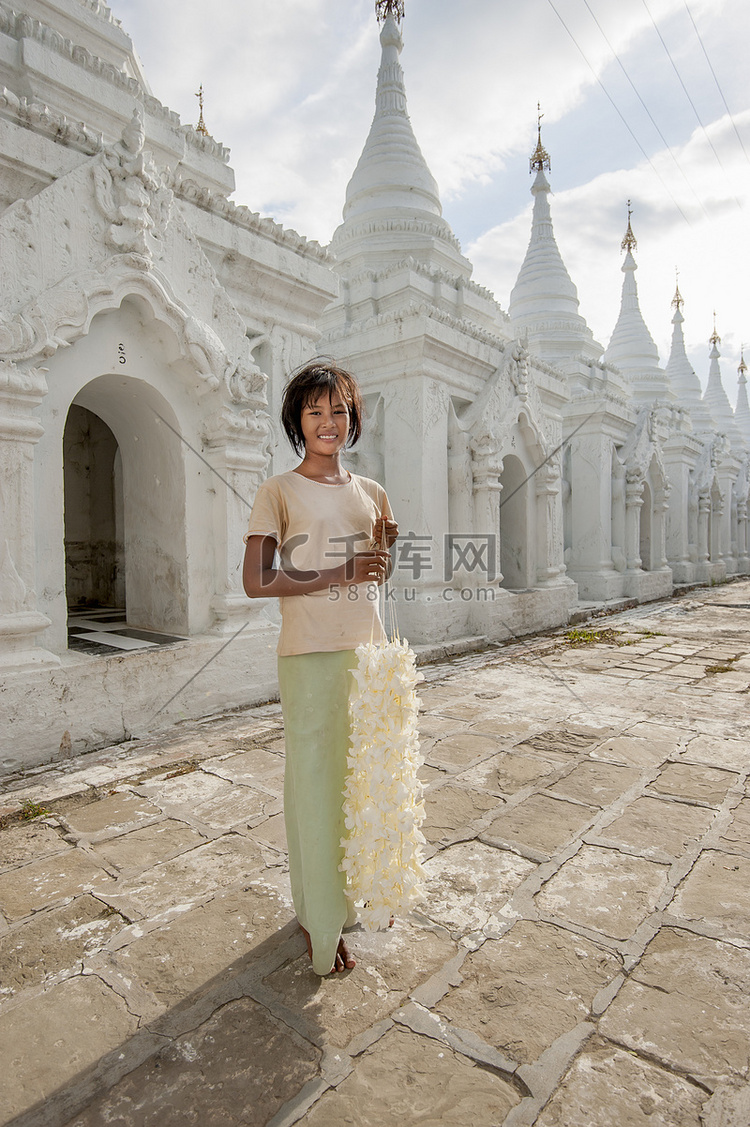 缅甸曼德勒散打穆尼塔的少女高清摄影大图-千库网