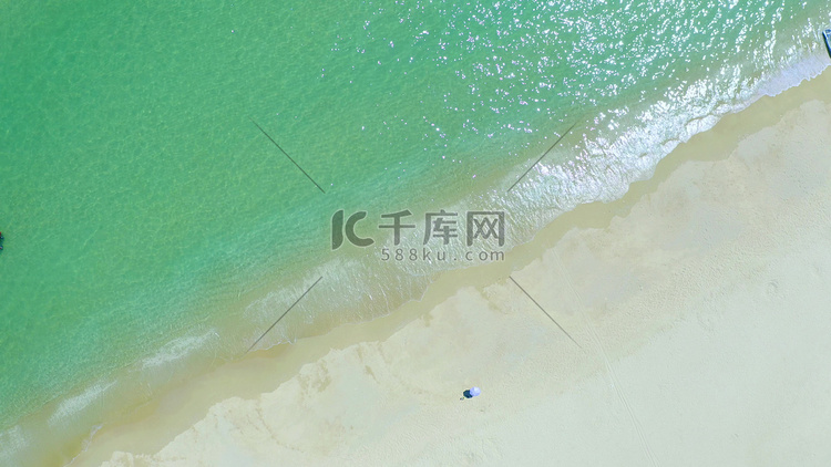 航拍亚龙湾海边沙滩自然风景图片高清摄影大图-千库网