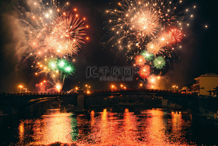 过年夜烟花美景摄影图高清摄影大图-千库网