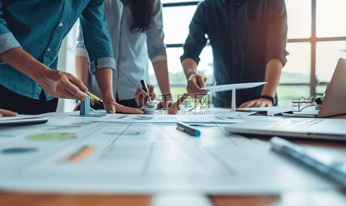 商务人员协同工作合作办公高清摄影大图-千库网