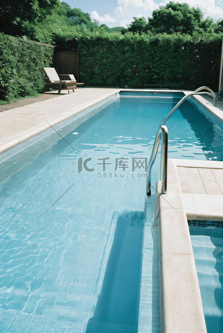 夏季蓝色清凉泳池摄影照片7高清摄影大图-千库网