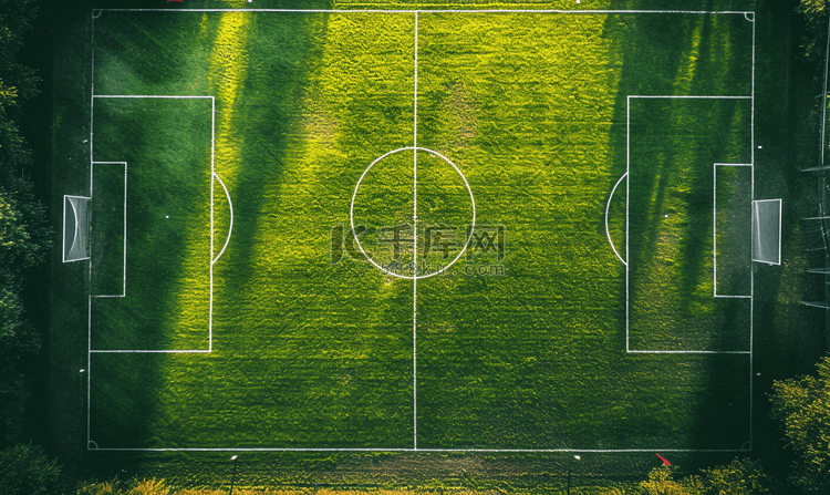 俯拍的足球场顶视图体育运动场所高清摄影大图-千库网