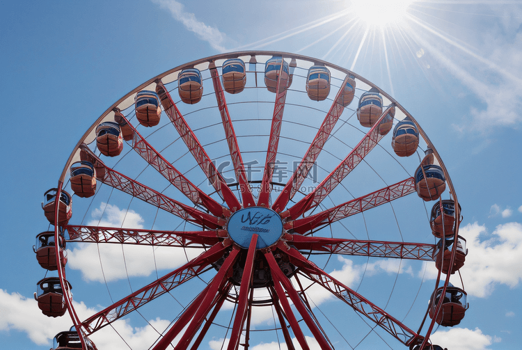 游乐场仰拍摩天轮摄影图5高清摄影大图-千库网