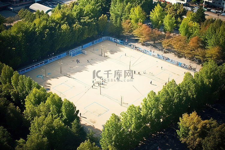 yoreo公园有一个排球场和一些树木背景图片免费下载_海报banner/高清大图_千库网(图片编号6963635)