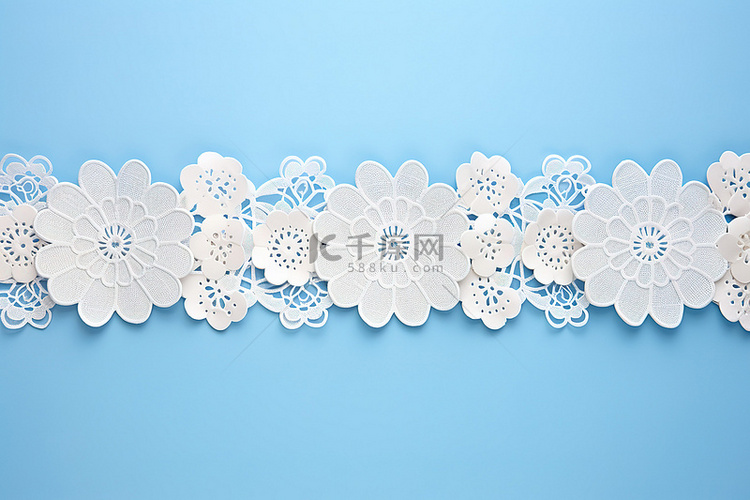 浅蓝色背景上的花边边框背景图片免费下载 海报banner 高清大图 千库网(图片编号7046685)