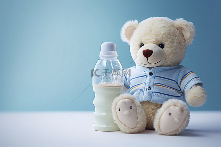 一只毛绒熊和一瓶牛奶背景图片免费下载_海报banner/高清大图_千库网(图片编号7025227)