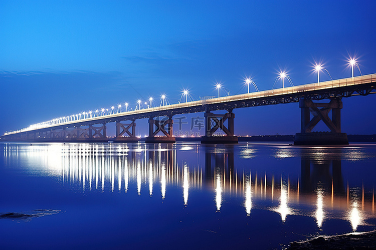贡南桥在晚上在中国黑龙江背景图片免费下载_海报banner/高清大图_千库网(图片编号6969420)
