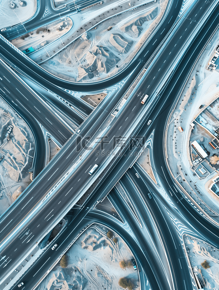 沙漠中高速公路的鸟瞰图高清摄影大图-千库网