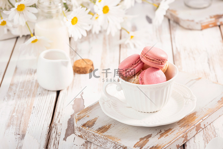 粉色马卡龙糕点高清摄影大图-千库网