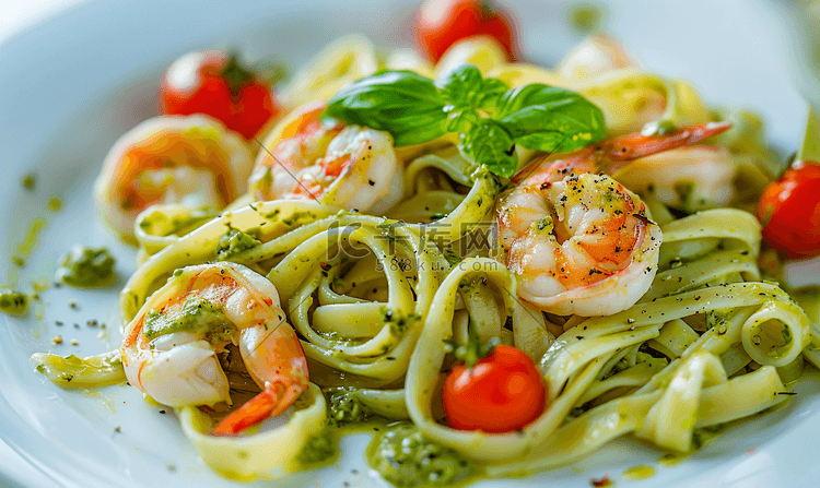 盘子里的宽面条意大利面香蒜海鲜高清摄影大图-千库网