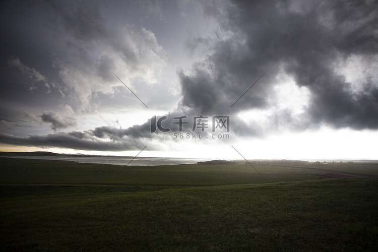 中国河北省张家口地区沽源县天鹅湖景区夏天高清摄影大图-千库网