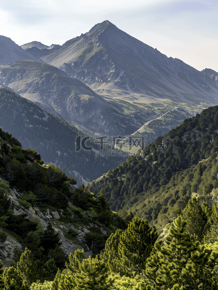 山脉全景与阴影和灯光的游戏高清摄影大图-千库网