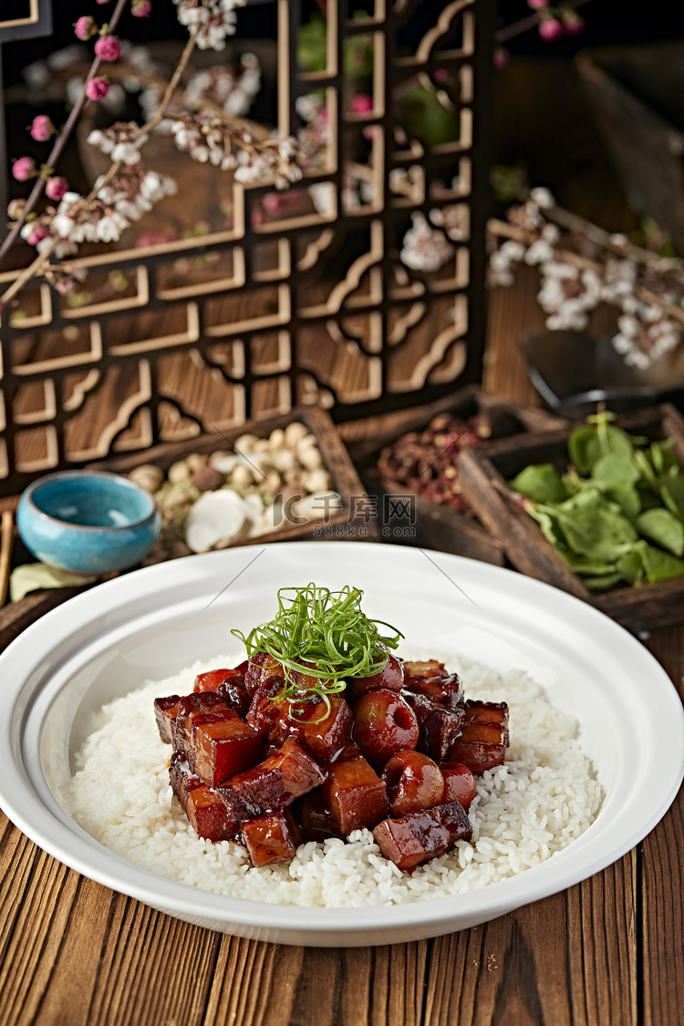 山楂红烧肉配香蒸白米饭高清摄影大图-千库网