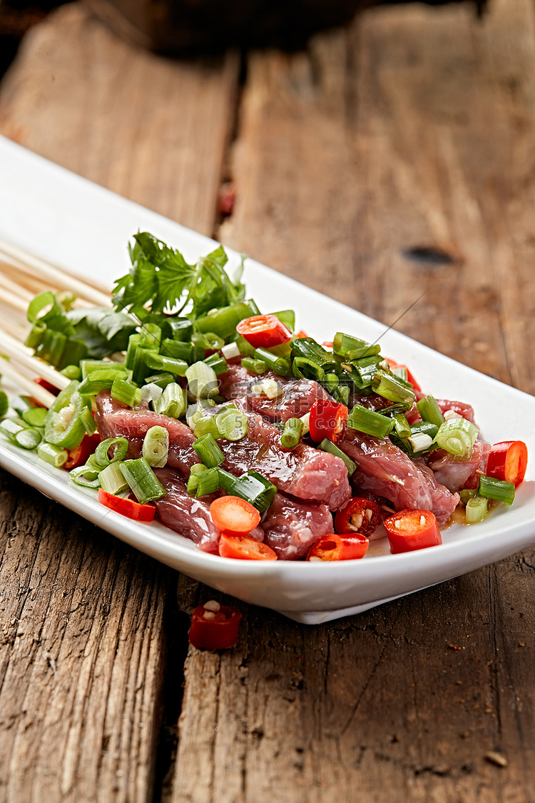 香辣生淹牛肉刺身小串高清摄影大图-千库网