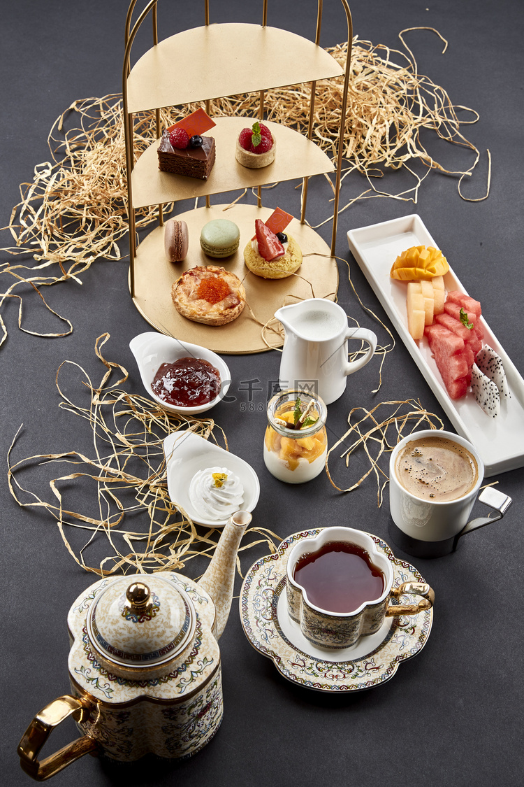 铺满一桌的精致美味英式下午茶高清摄影大图-千库网