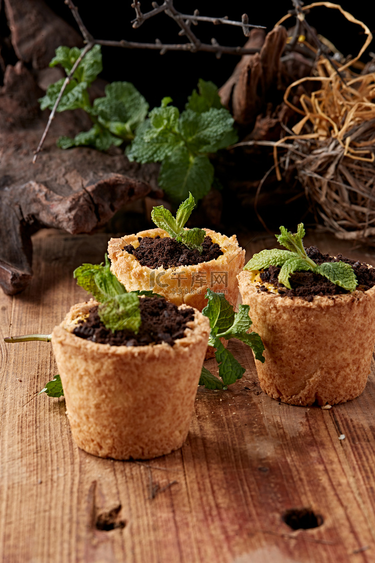 茶餐盆栽蛋挞巧克力冰激凌高清摄影大图-千库网