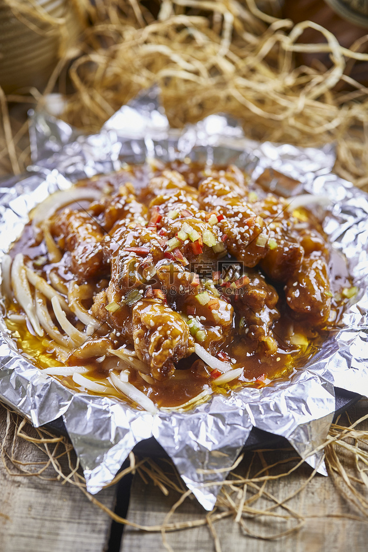 铁板洋葱香酥脱骨带鱼高清摄影大图-千库网