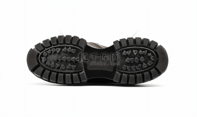白色背景中的黑色凹槽鞋底高清摄影大图-千库网