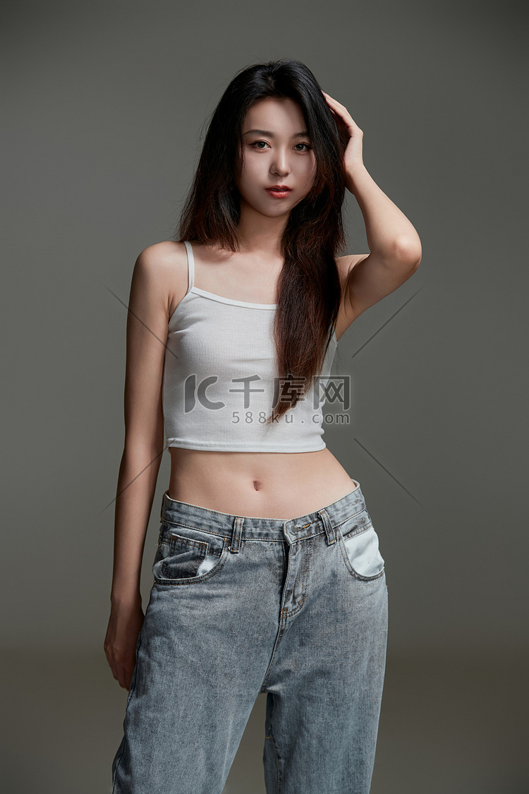 年轻活力亚洲年轻女性形象高清摄影大图-千库网