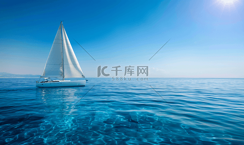 平静的海面景观白色帆船与蓝天相映成趣水流悠长高清摄影大图-千库网