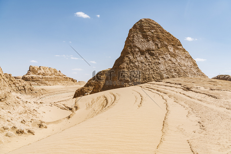青海海西原始风蚀地貌高清摄影大图-千库网