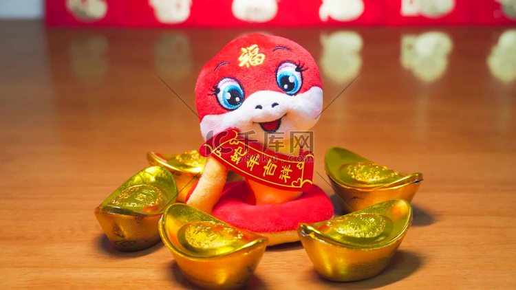 实拍年蛇年新年氛围春节过年实拍高清摄影大图-千库网