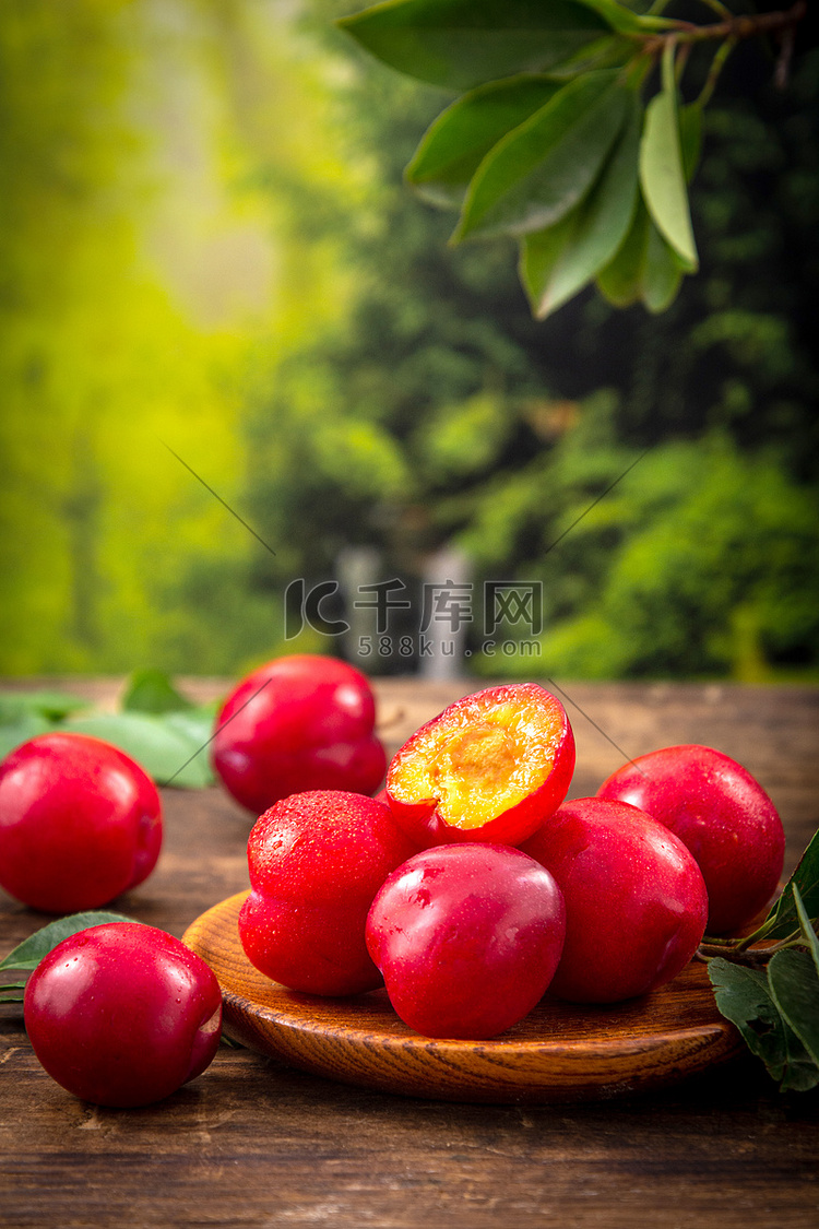 美食水果新鲜的红李子红布朗(22)高清摄影大图-千库网