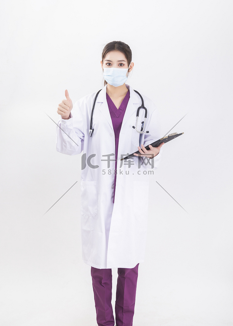 穿着白大褂的女医生高清摄影大图-千库网
