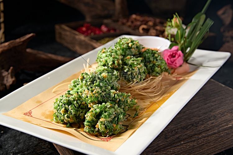 中餐地方特色美食油炸野菜素丸子高清摄影大图-千库网