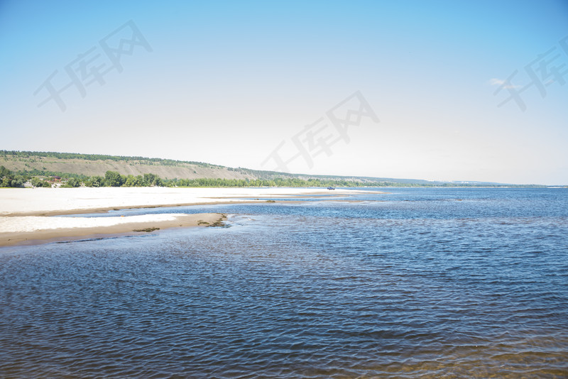 俄罗斯萨马拉地区 Zhiguli 山脉的景色。高清摄影大图-千库网