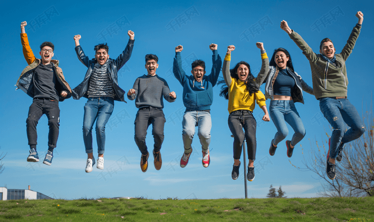 跳跃的大学生高清摄影大图-千库网