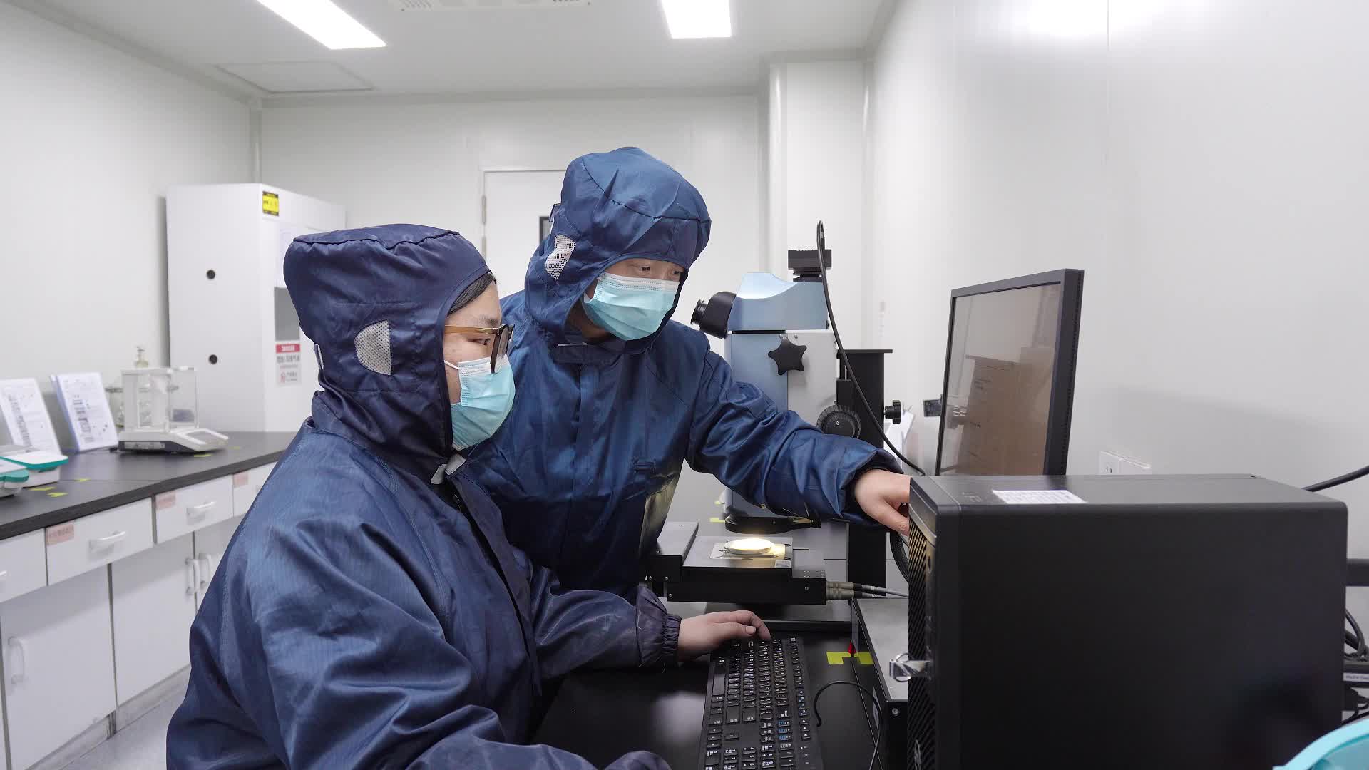 科研人员实验室研究无菌环境下的科学实验实拍素材视频特效素材-千库网