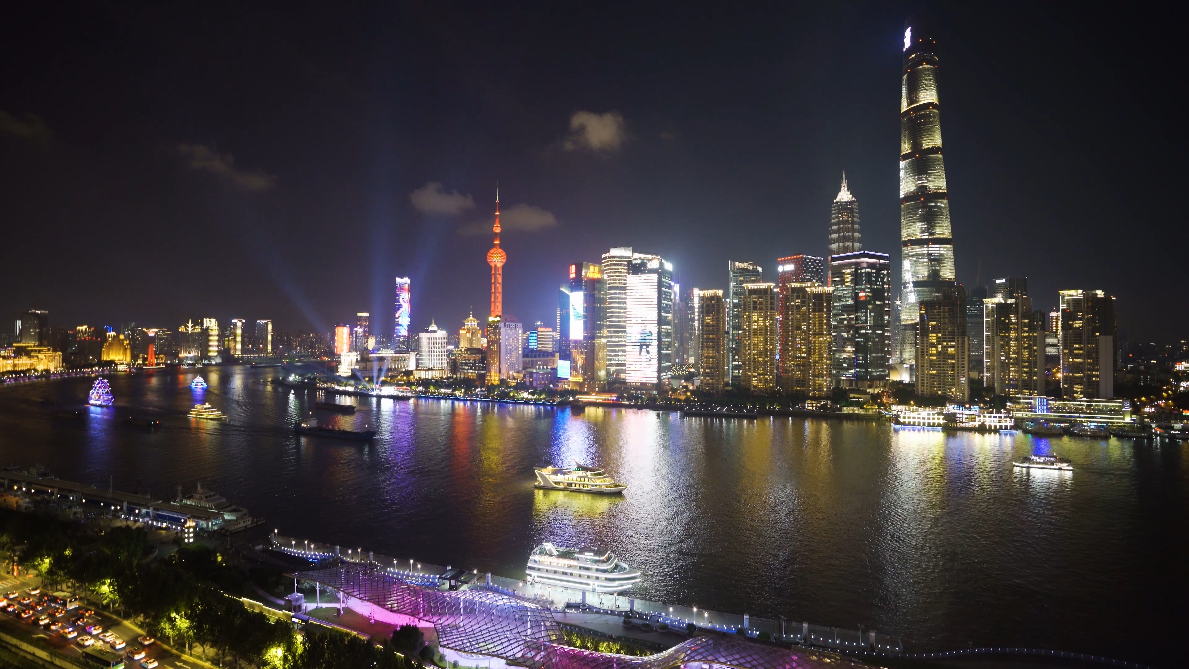 4K航拍夜晚的黄浦江和陆家嘴视频特效素材-千库网