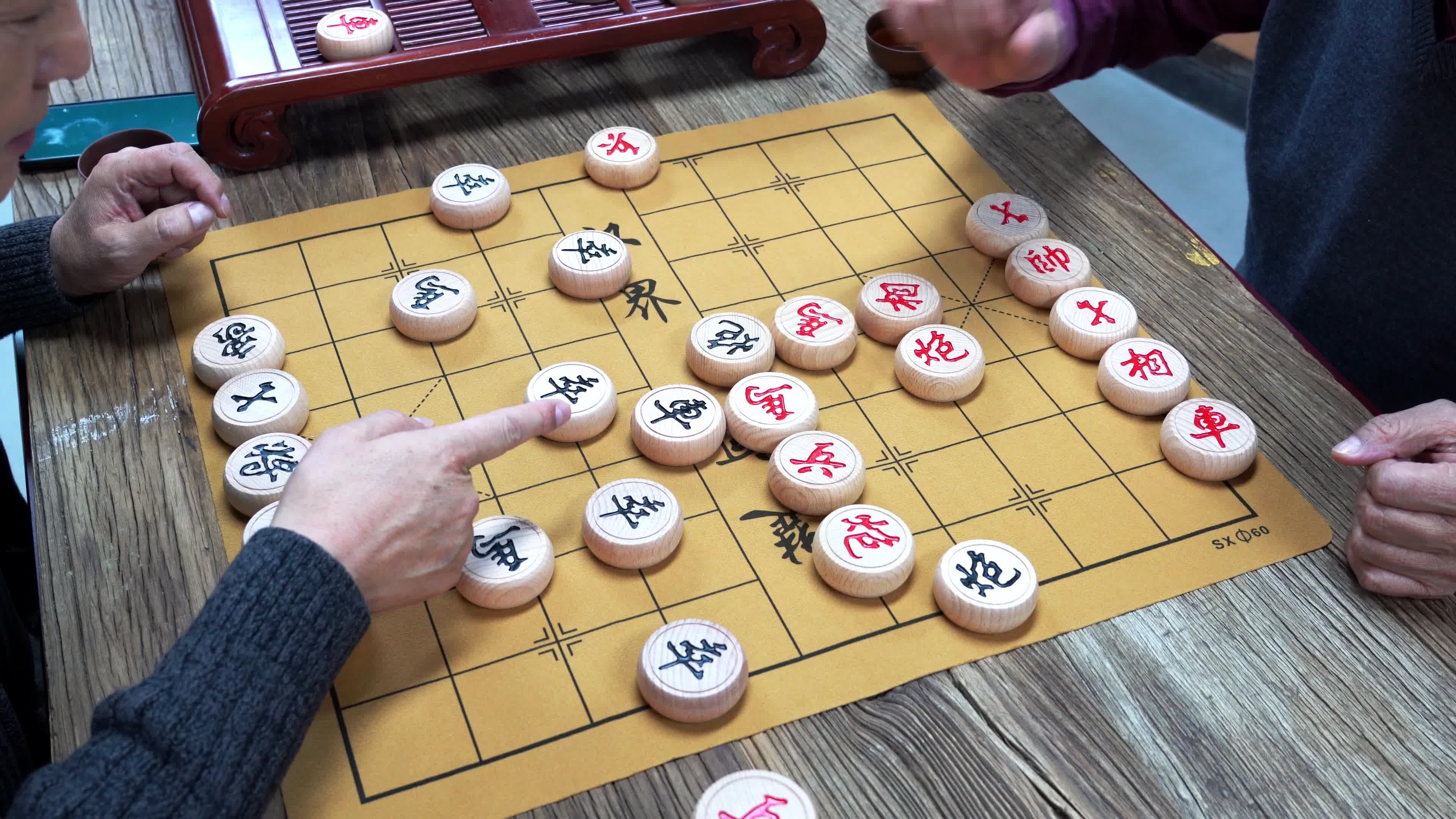 老年朋友下象棋2视频特效素材-千库网