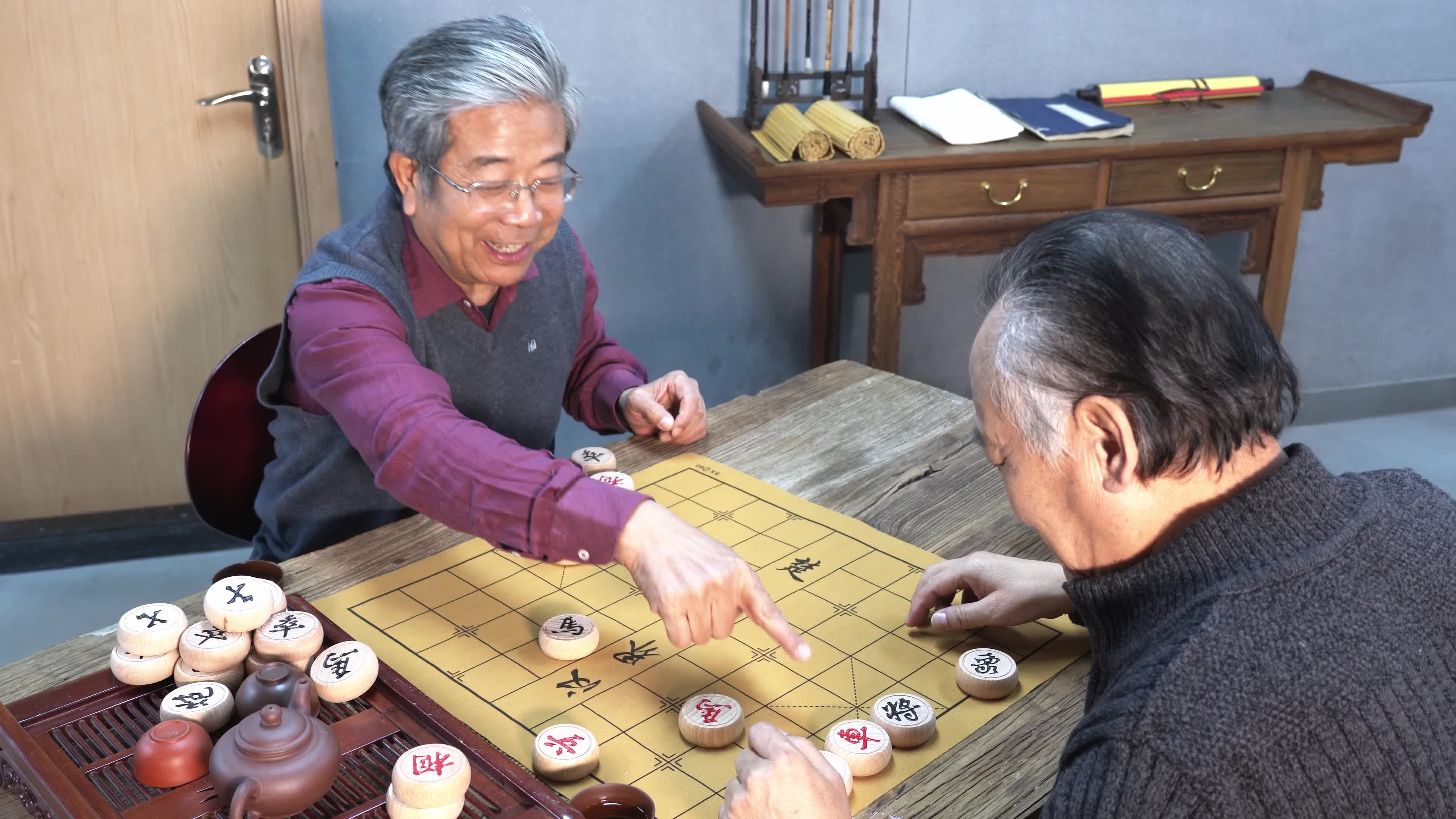 老年朋友下象棋4视频特效素材-千库网