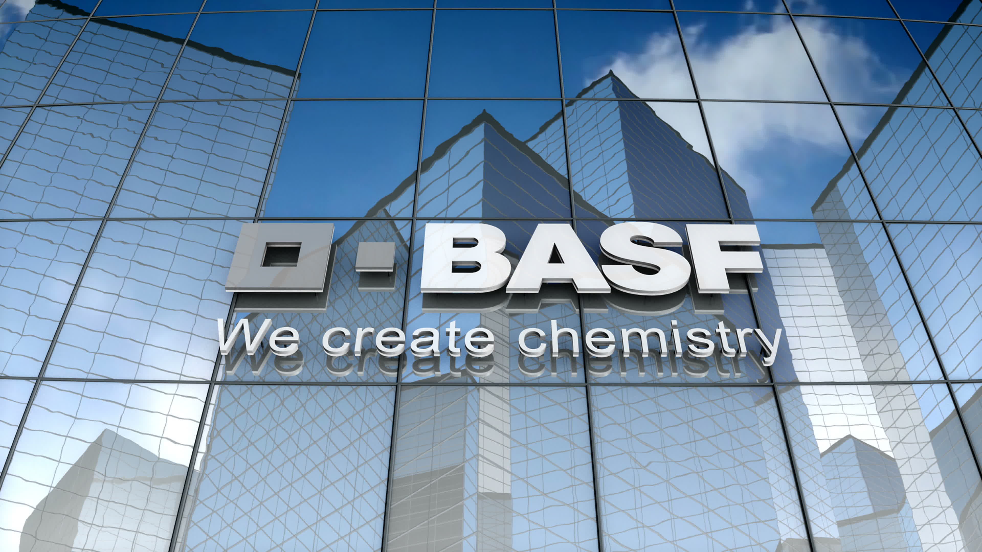 社论玻璃建筑上的巴斯夫标志视频特效素材-千库网